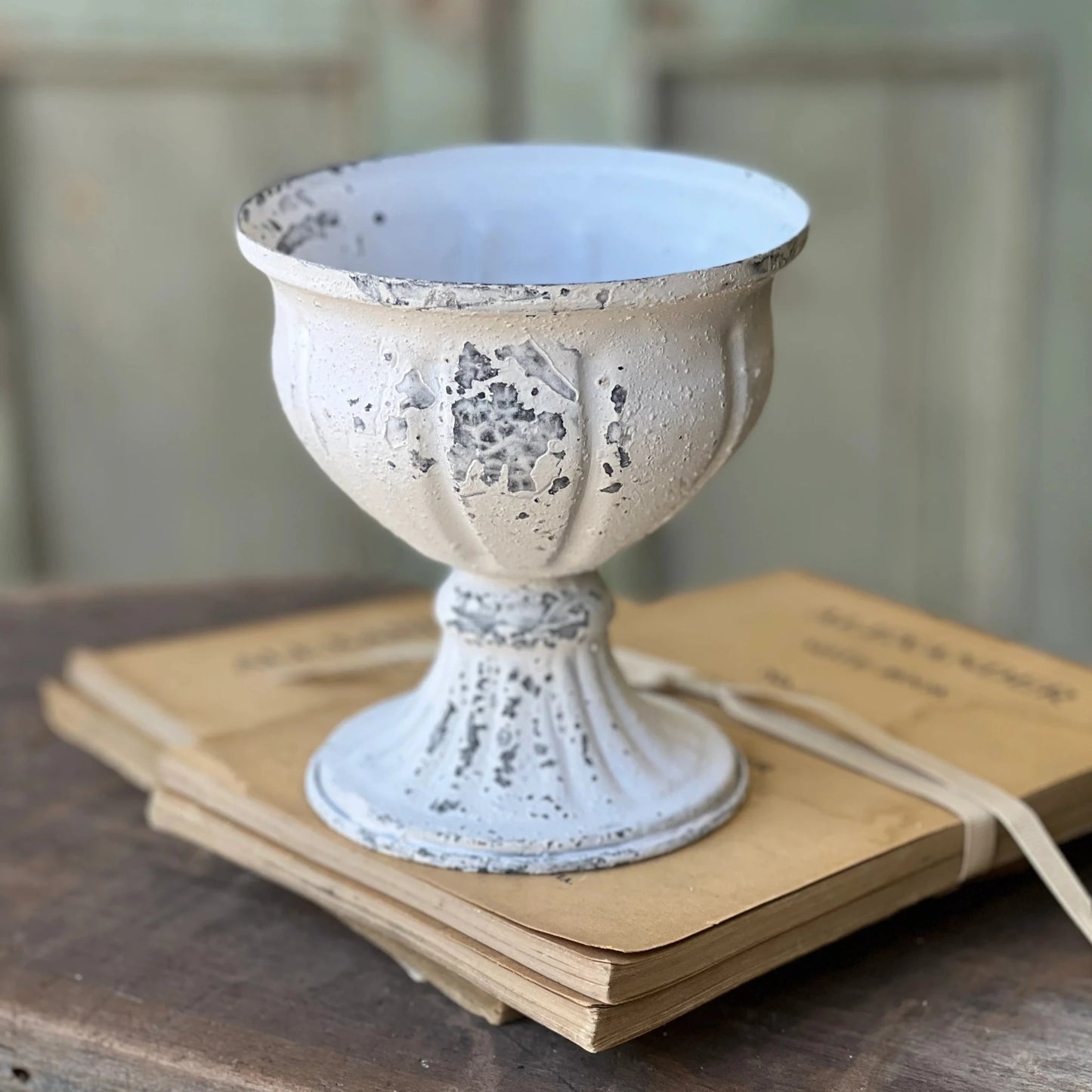 White Goblet Plant or Flower Holder with Pedestal – Vintage Point
